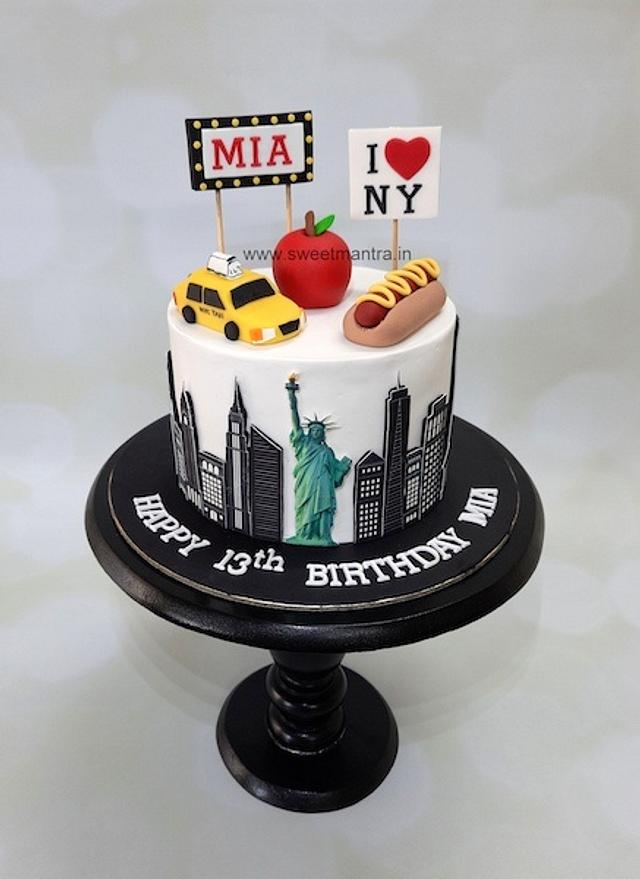 Newyork theme cake - Decorated Cake by Sweet Mantra - CakesDecor