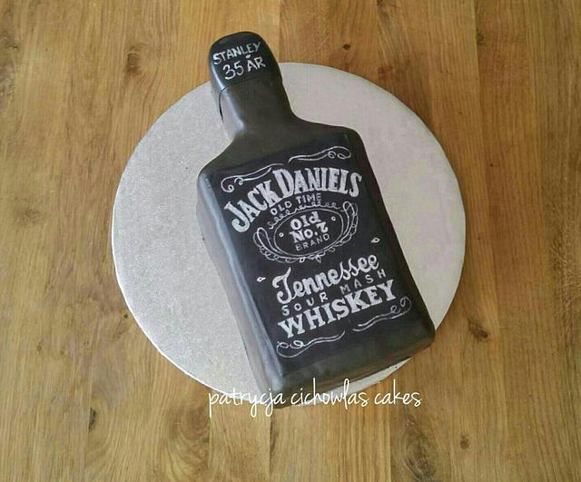 Whiskey Bottle Cake Decorated Cake By Hokus Pokus Cakesdecor