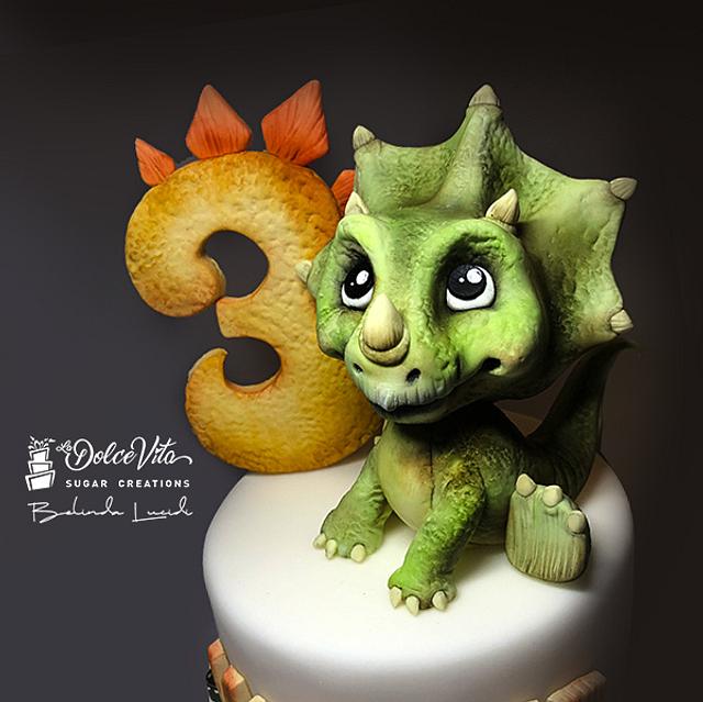 Feeble Light Cake By AppoBli Belinda Lucidi CakesDecor feeble-light-cake-by-appobli-belinda-lucidi-cakesdecor
