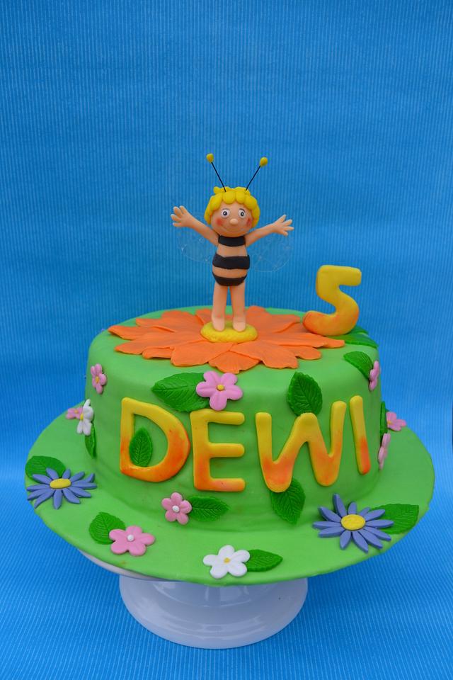 Maya The Bee Cake Decorated Cake By Fantaartsie Tamara Cakesdecor