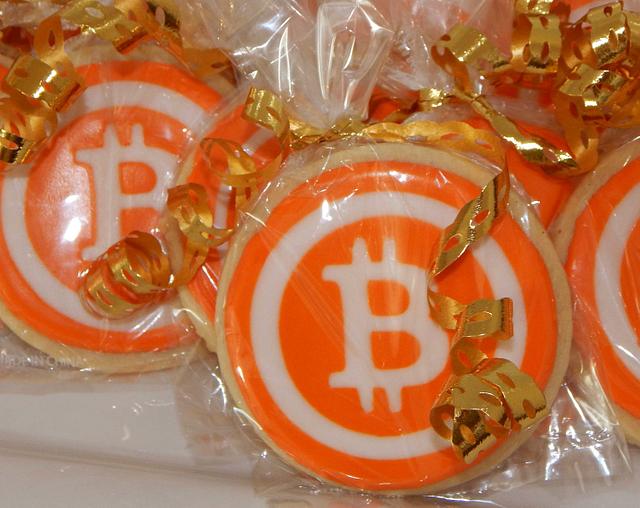 Bitcoin cookies - Decorated Cake by Olga - CakesDecor Bitcoin cookies - Decorated Cake by Olga - CakesDecor