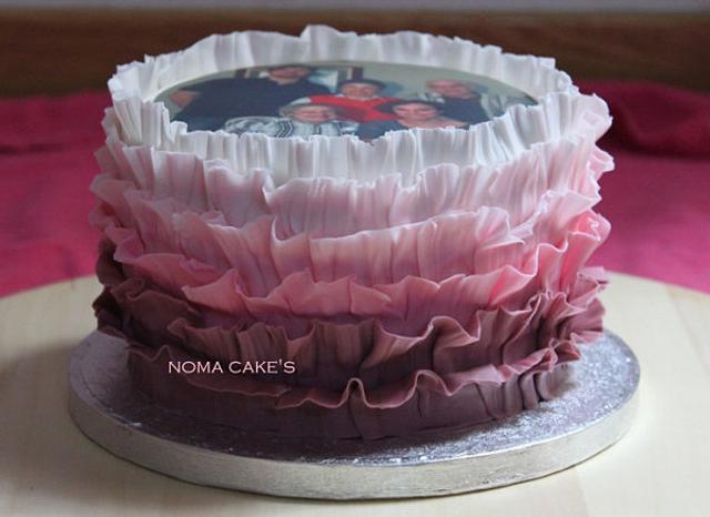 Ruffle Cake Decorated Cake By Sílvia Romero Noma Cakesdecor
