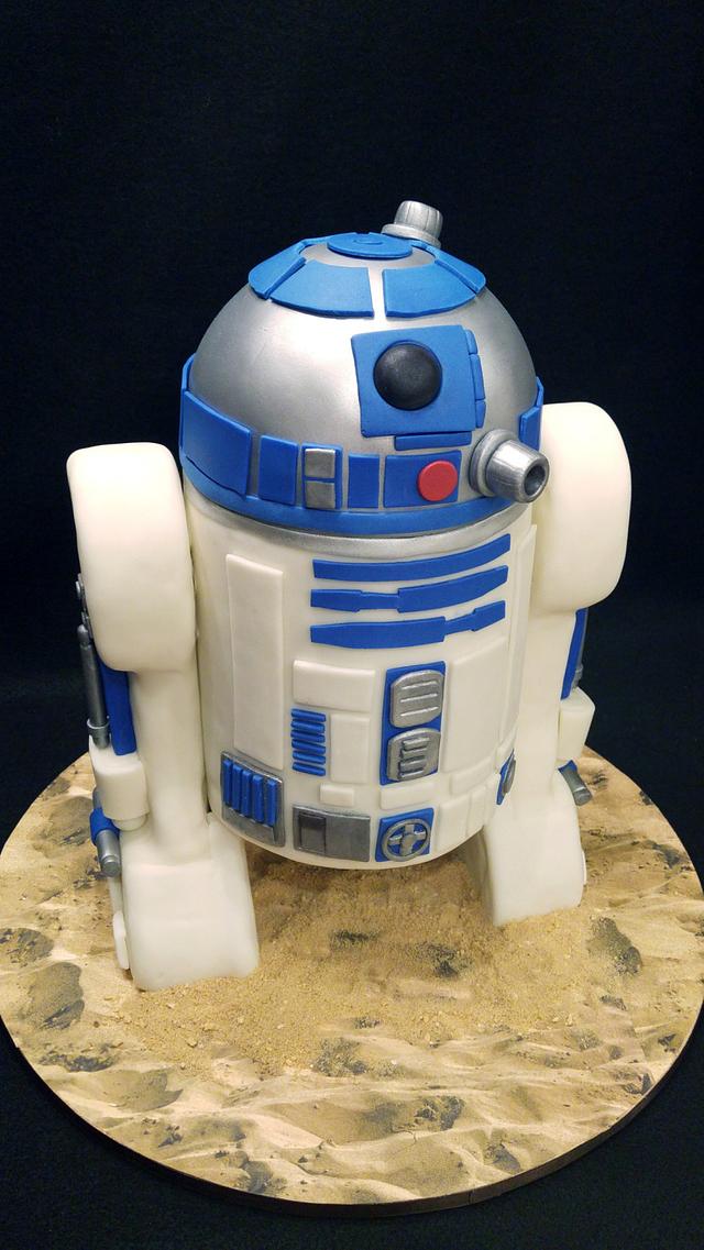 R2D2 Cake Decorated Cake by ShelleySugarCreations CakesDecor