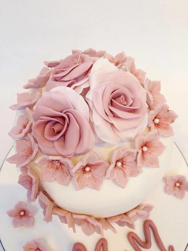 Floral Cake Cake By Claire Lawrence Cakesdecor