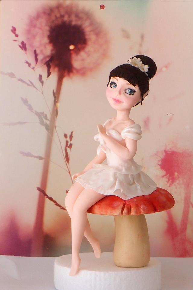 Blanca - Decorated Cake by Julie Manundo - CakesDecor