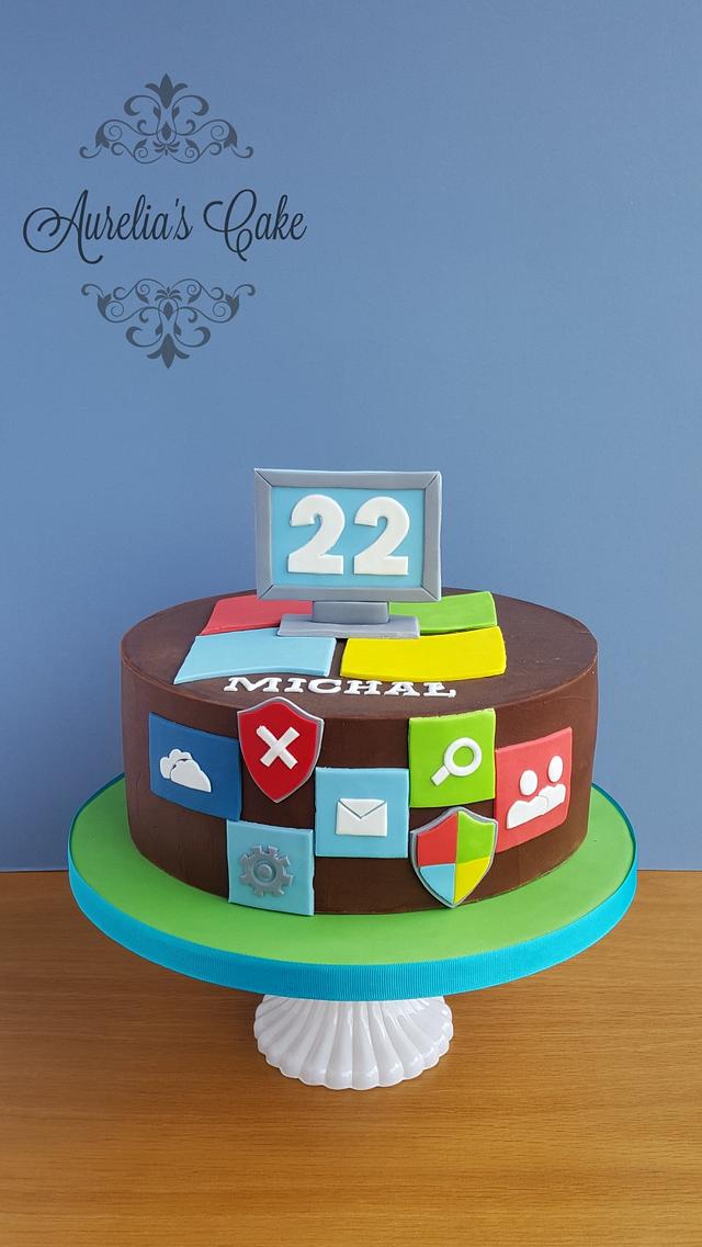 Computing cake - Decorated Cake by Aurelia's Cake - CakesDecor
