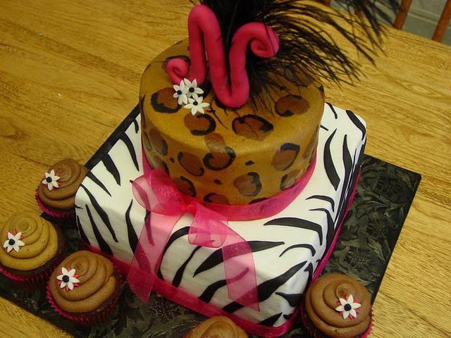 Animal Print Birthday - Decorated Cake by Stephanie Dill - CakesDecor